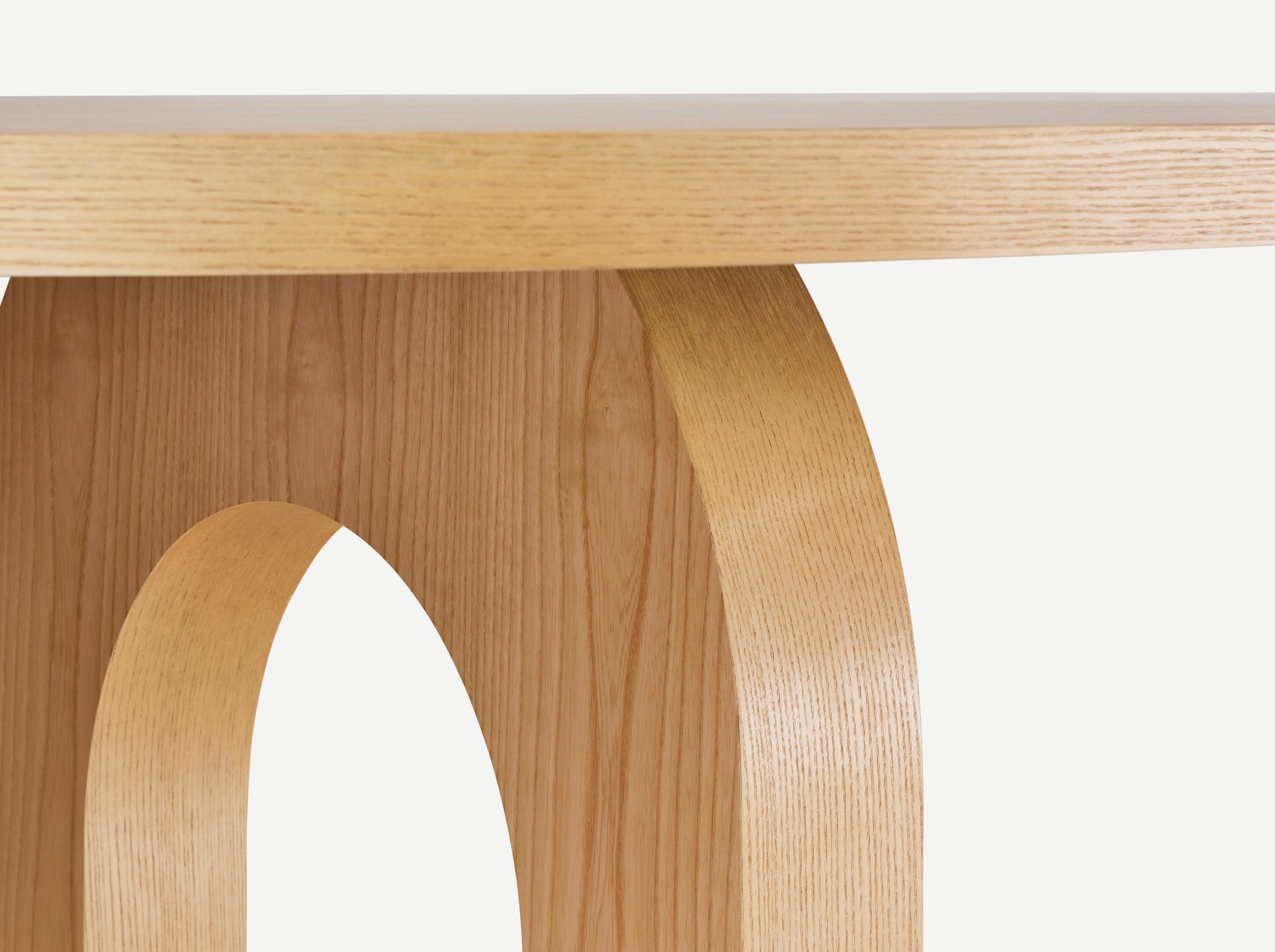 Hawk Spree Dining Table – Kolbi